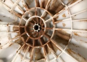 Brown flakes in washing machine how to solve the problem | en.tab-tv.com